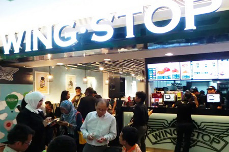 RIAUPAGI.com | Wingstop Salah Satu Destinasi Kuliner Favorit Buka Gerai di Living World Pekanbaru